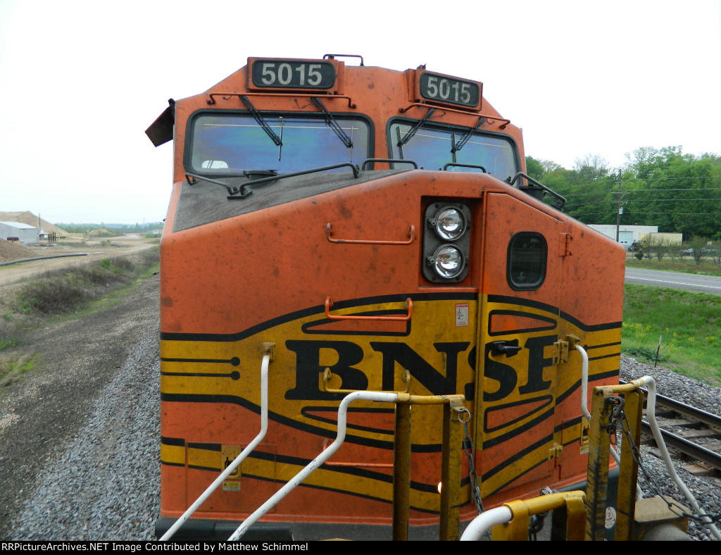 Nose Shot of BNSF 5015